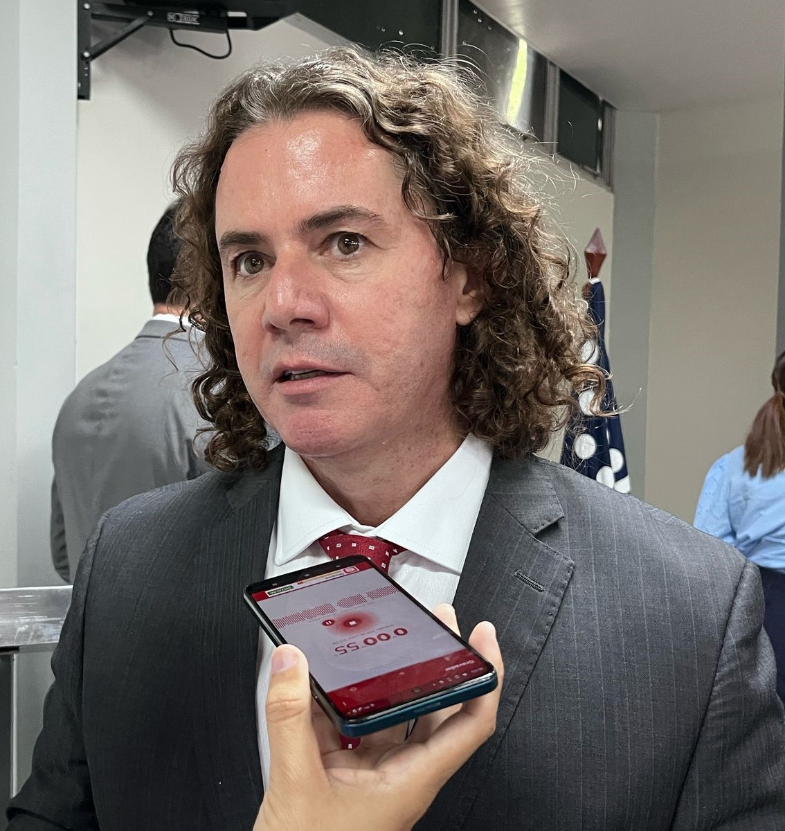 Veneziano detalha proposta ao PT e admite que MDB quer partido na ...