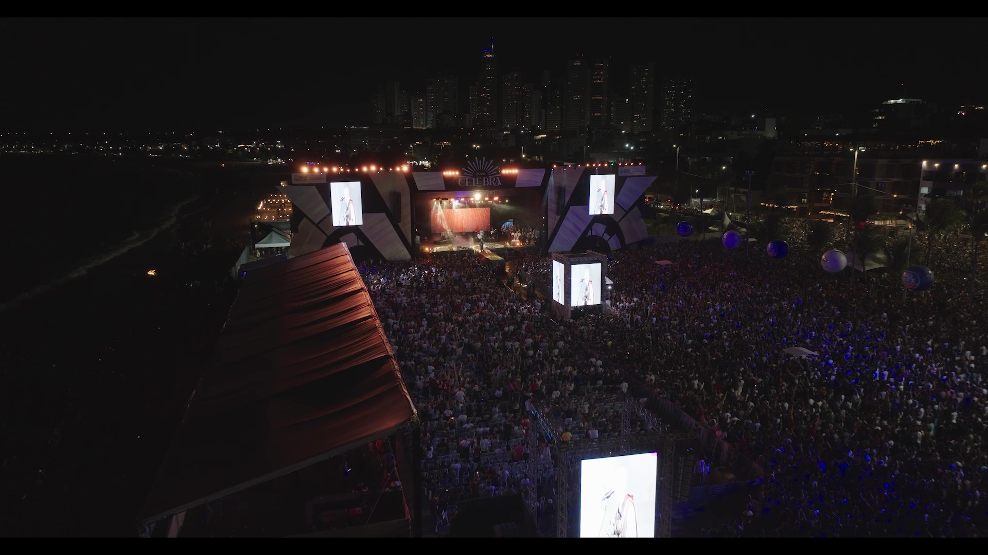 Multidão de cerca de 300 mil fiéis toma a orla da Capital no Celebra ...